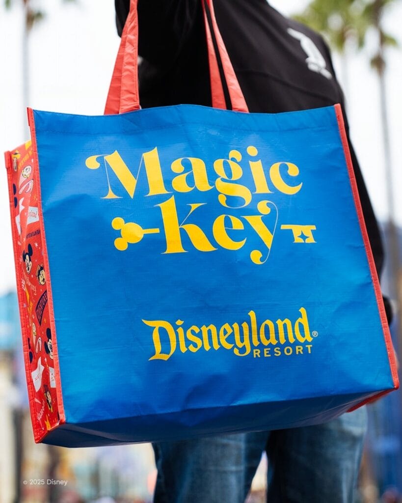 Disneyland Offers Incentive for Magic Key Renewals